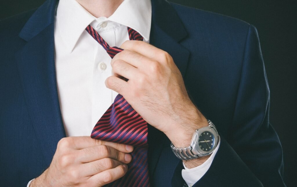 How To Tie A Tie?